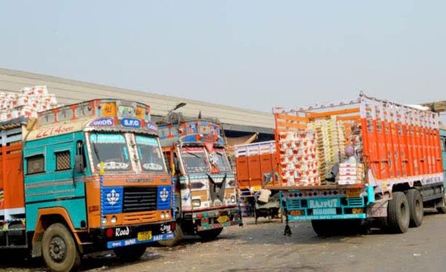 Maersk Partners With BlackBuck For Truck Aggregation | Trucks.cardekho.com