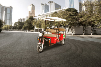 Kinetic DX vs Udaan Battery Operated E Rickshaw Comparison - Price & Specs