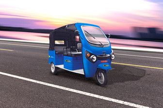 Kinetic Safar Smart vs Udaan Electric Passanger E Rickshaw Comparison ...