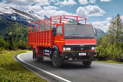 Latest CNG Trucks with Price 2024 , New CNG Commercial Vehicle